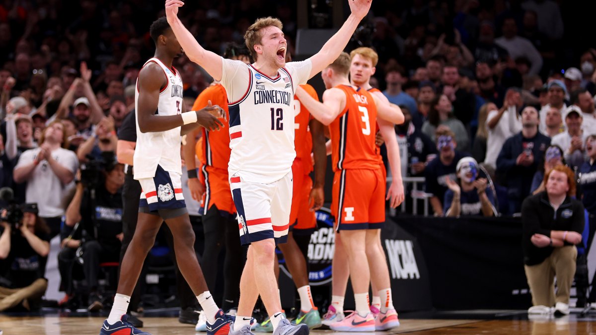 UConn dominates Illinois 77-52 to head to Final Four – NBC10 Philadelphia