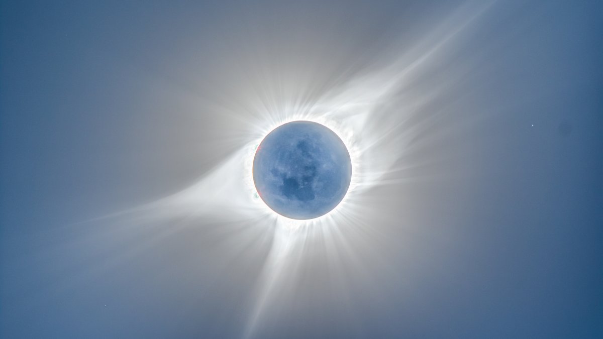 What it’s like to view a Total Solar Eclipse, according to ‘eclipse ...