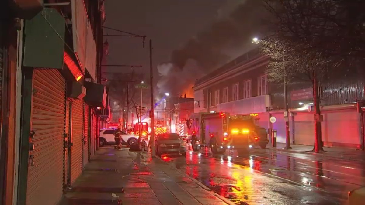 Firefighters extinguish large building fire in North Philadelphia ...