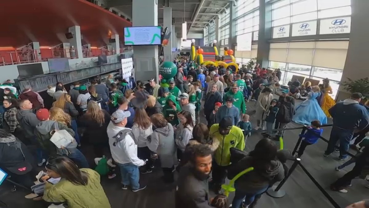 Eagles Huddle Up for Autism fundraiser at the Linc – NBC10 Philadelphia