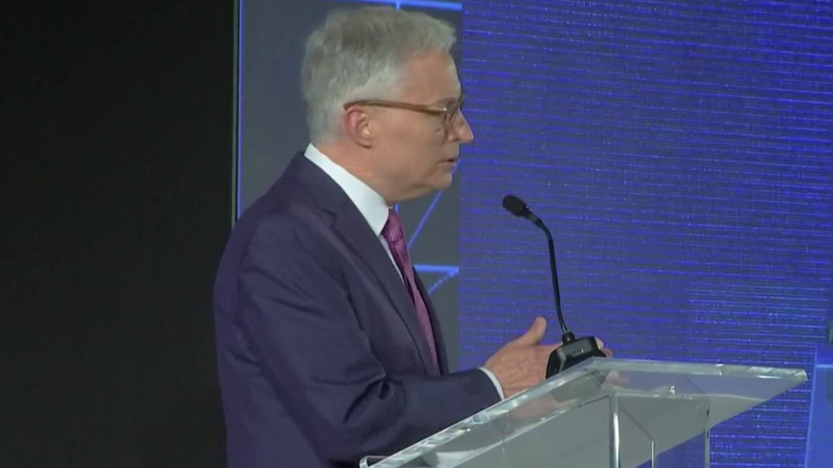 Bill Henley gets stylish at Philadelphia fashion show – NBC10 Philadelphia