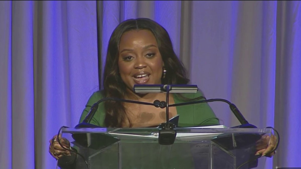 Quinta Brunson receives honorary degree from Temple University – NBC10 ...