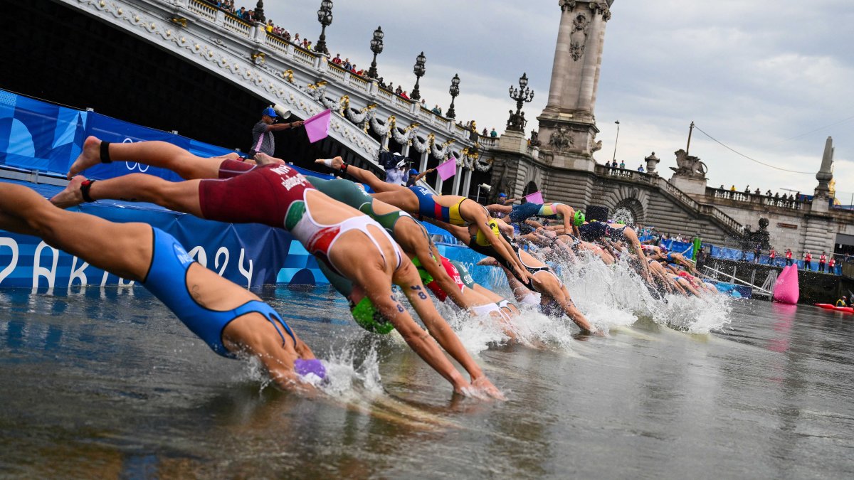 Women’s triathletes swim in the Seine at 2024 Olympics – NBC10 Philadelphia
