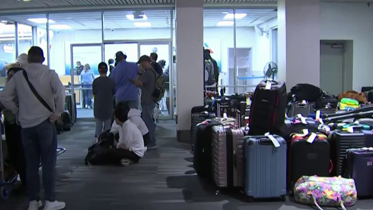 Baggage claim issues at Philadelphia Airport after bad weather – NBC10 ...