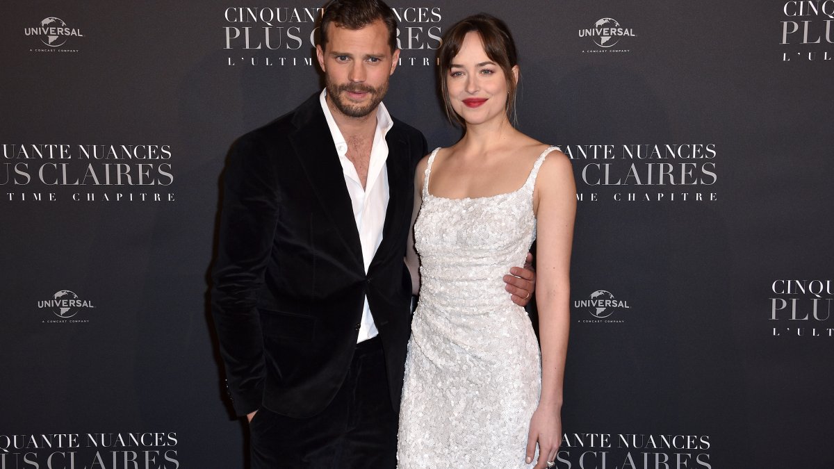 ‘Fifty Shades’ Jamie Dornan reveals texts with Dakota Johnson – NBC10 ...