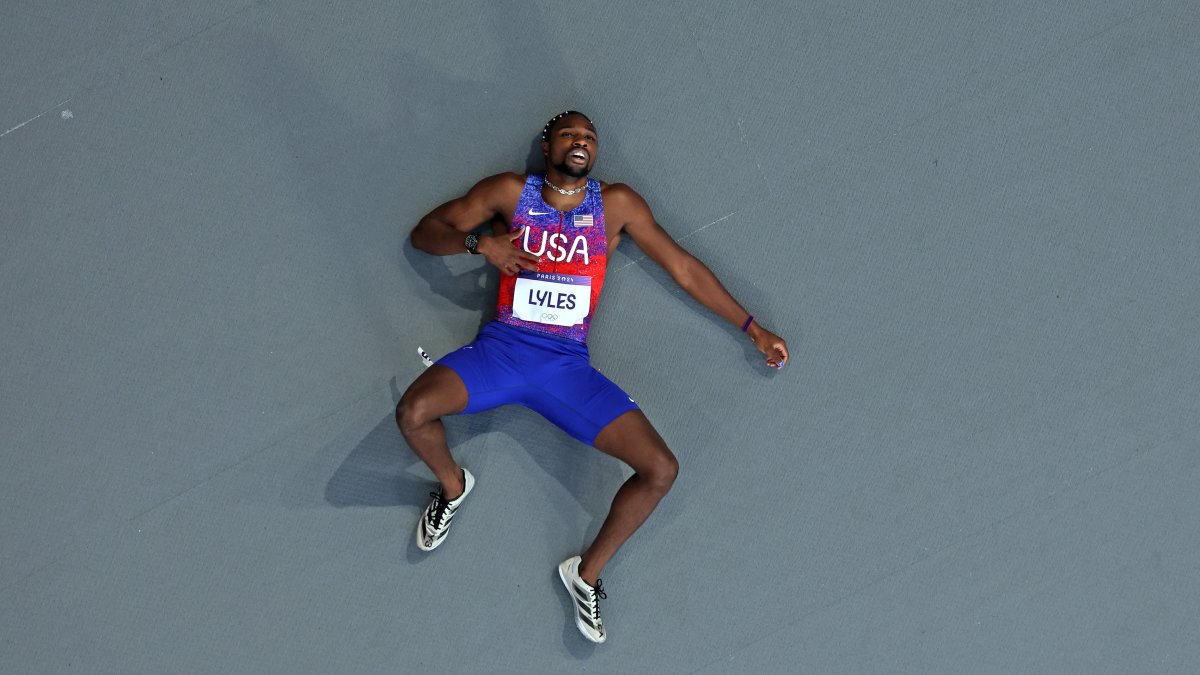 Noah Lyles diagnosed with COVID, leaves track in wheelchair – NBC10 ...
