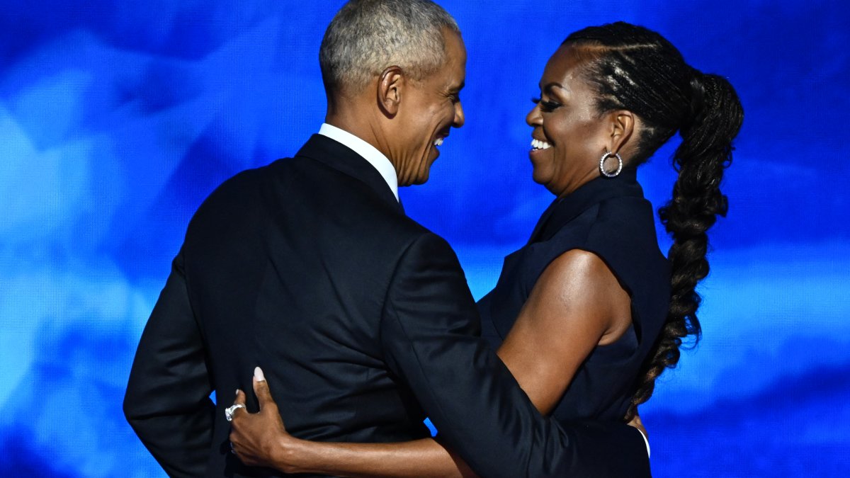 Live updates: Obamas speak at DNC with Harris, Walz in Milwaukee ...