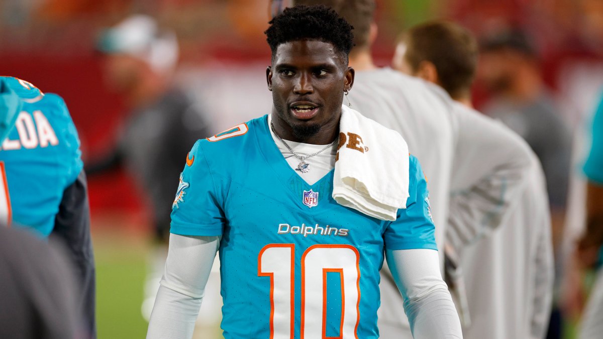 Dolphins star Tyreek Hill detained by police – NBC10 Philadelphia
