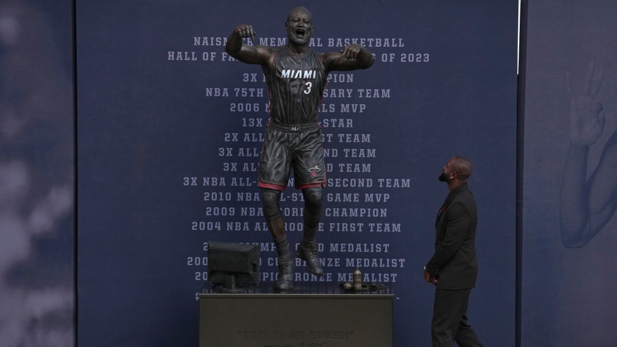 Who made the Dwyane Wade statue? Artist behind it speaks out – NBC10 ...
