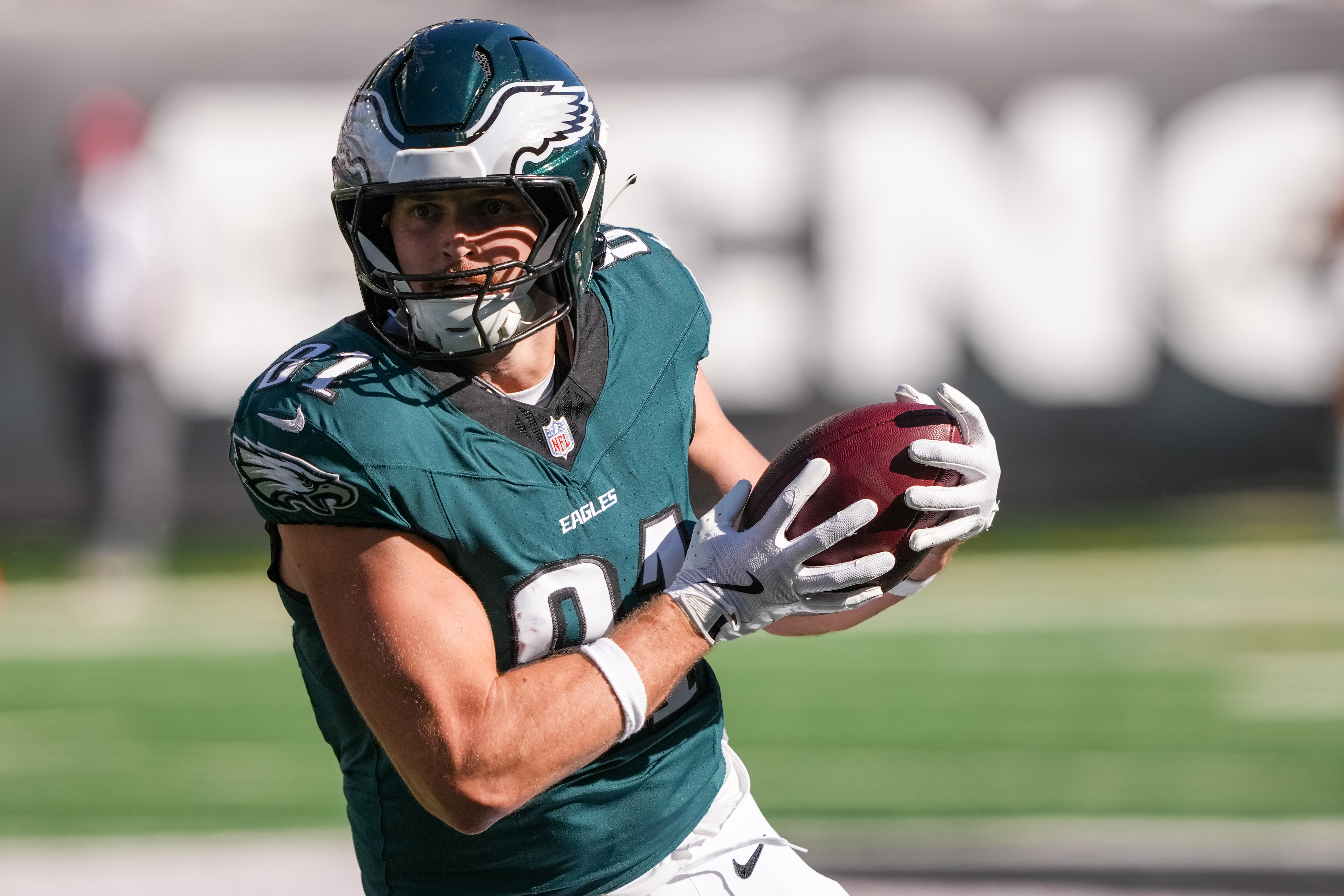 The remarkable emergence of Eagles tight end Grant Calcaterra – NBC10 ...
