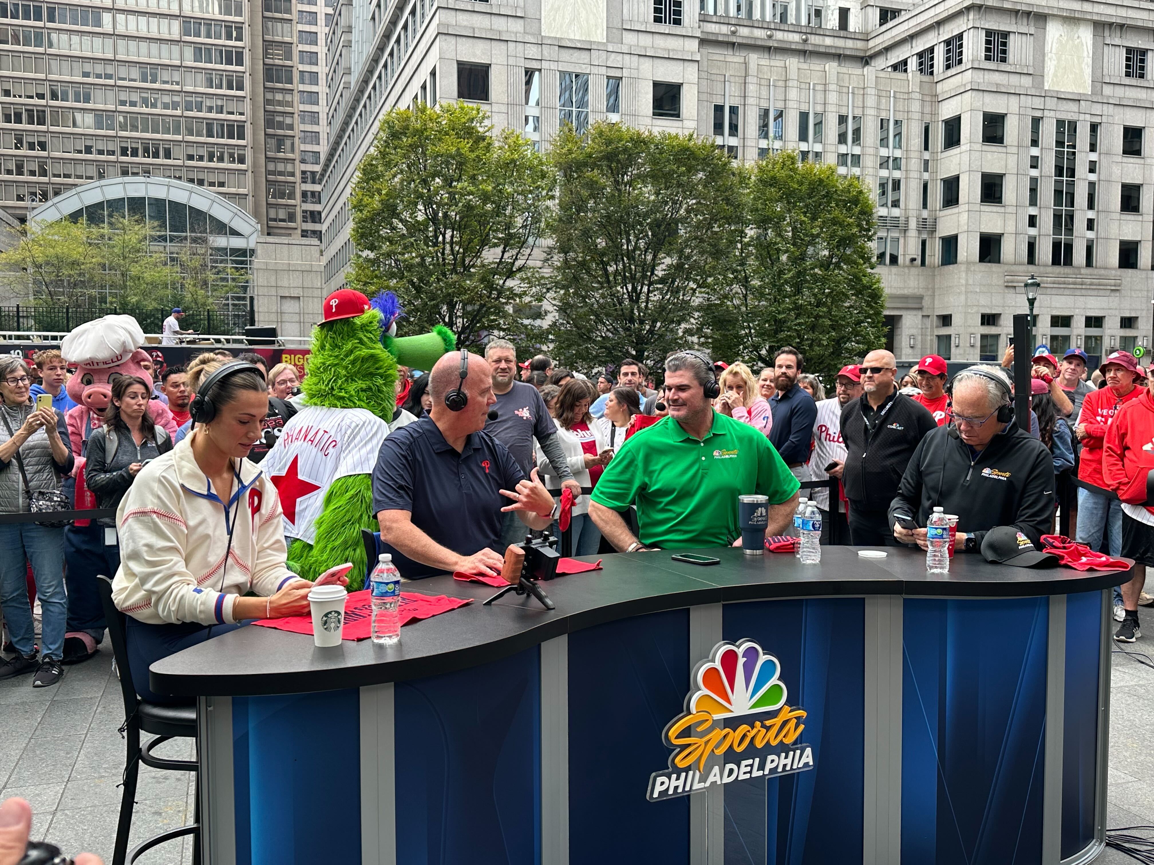 Rally for Red October bus tour celebrates the Phillies postseason ...