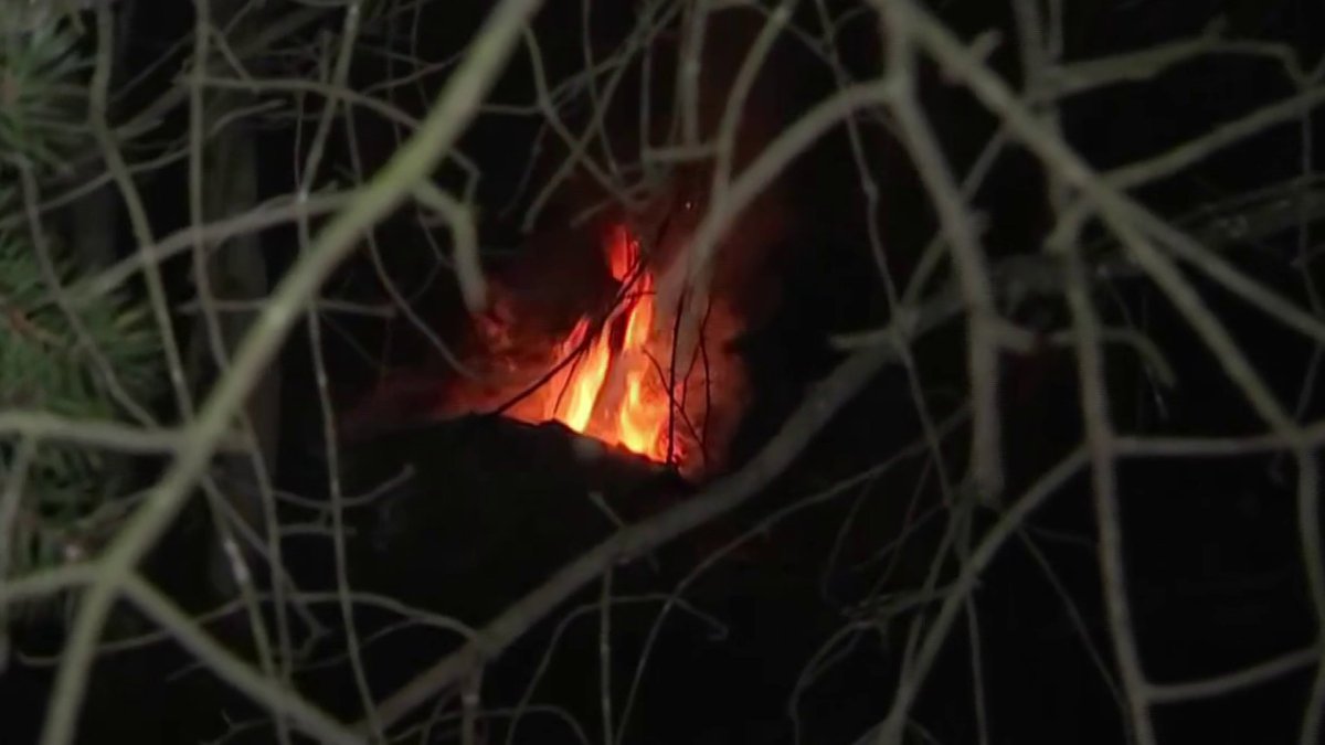 Flames reignite as crews battle Big Rusty Wildfire in NJ – NBC10 ...