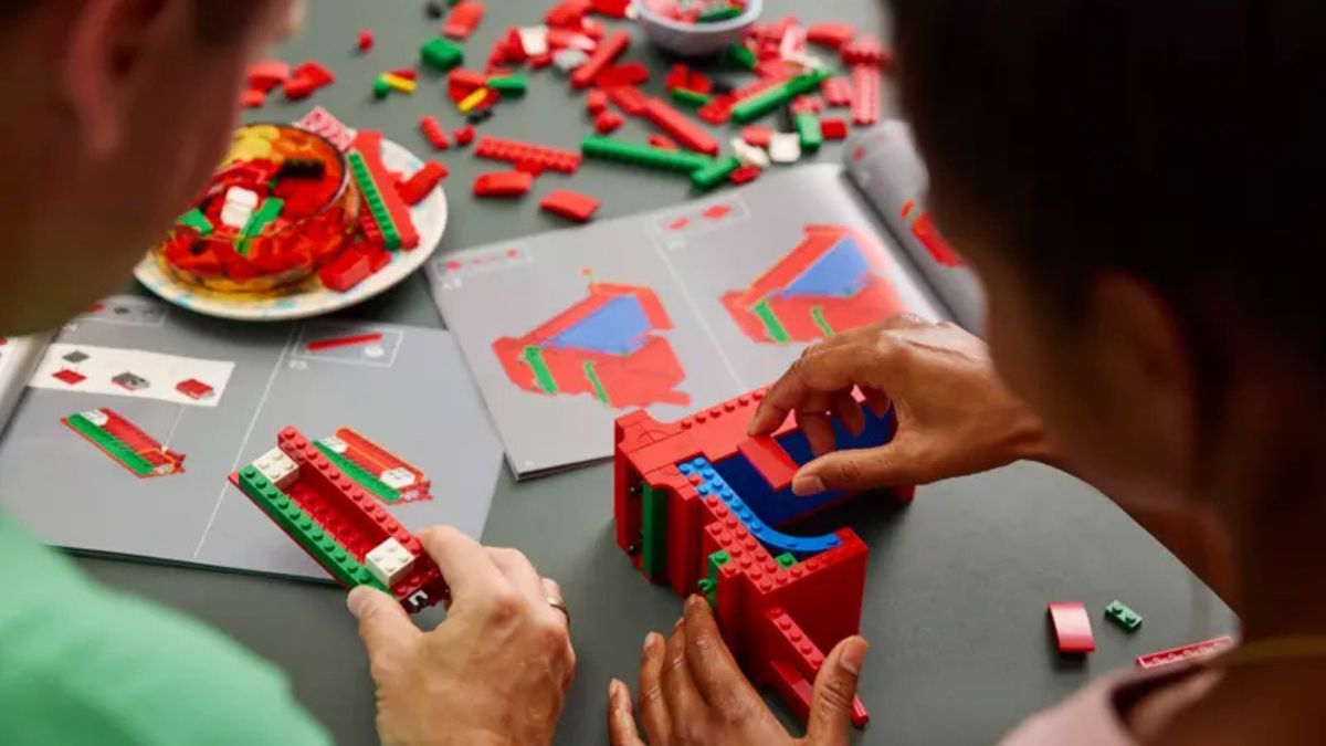 LEGO celebrates Philadelphia’s famous LOVE sculpture with new set ...