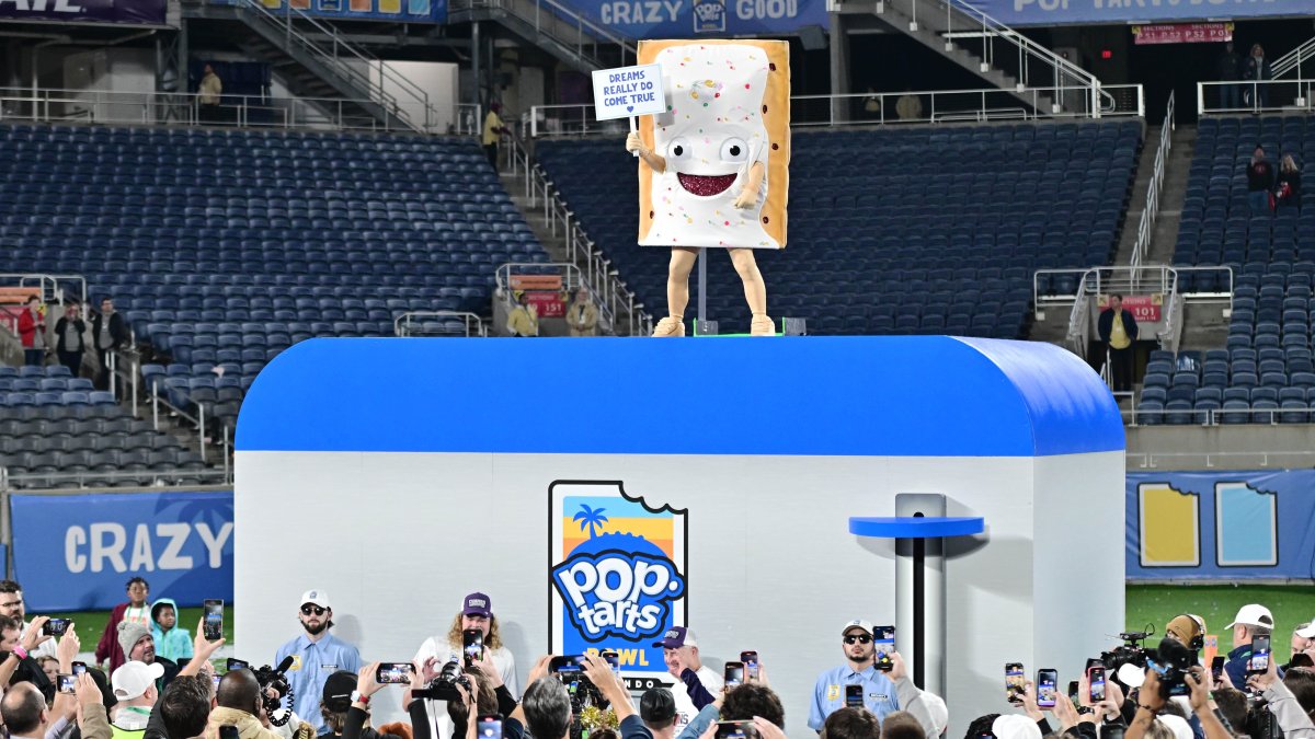 Pop-Tarts Bowl unveils new trophy with working toaster for 2024 – NBC10 ...