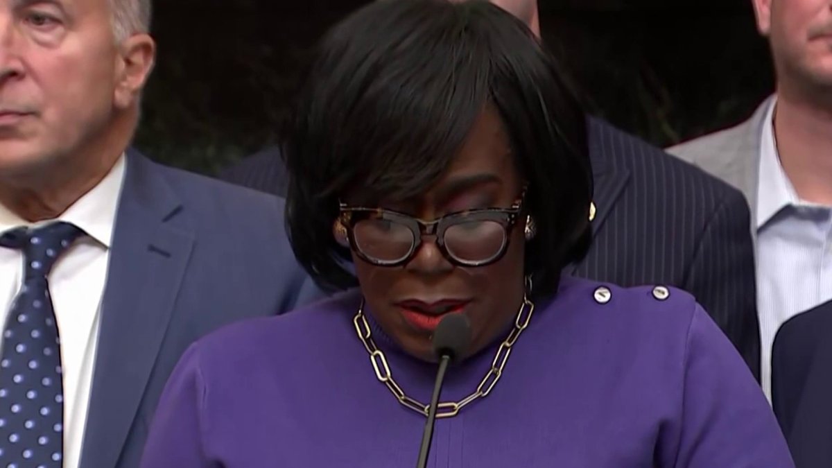 Mayor Parker reacts to City Council’s approval of 76ers Center City ...