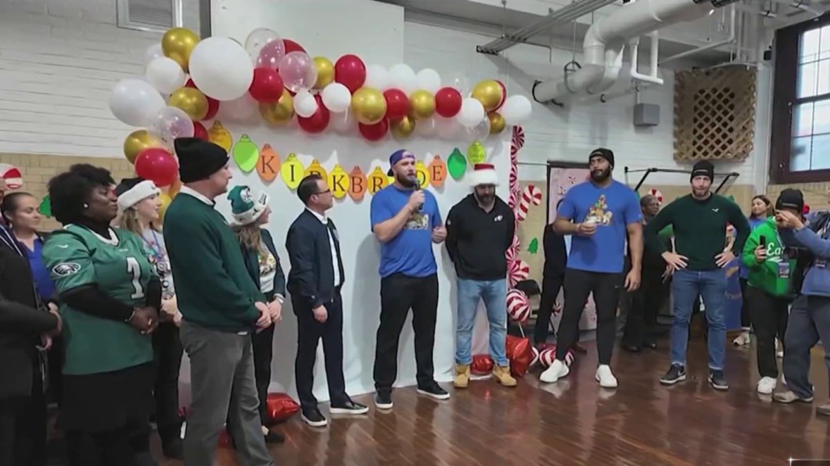 Eagles, state leaders deliver holiday presents to Philly students ...
