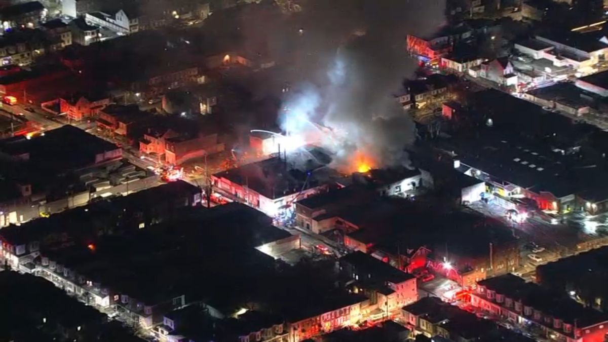 Christmas warehouse fire in Philly destroys Arway Linens building ...