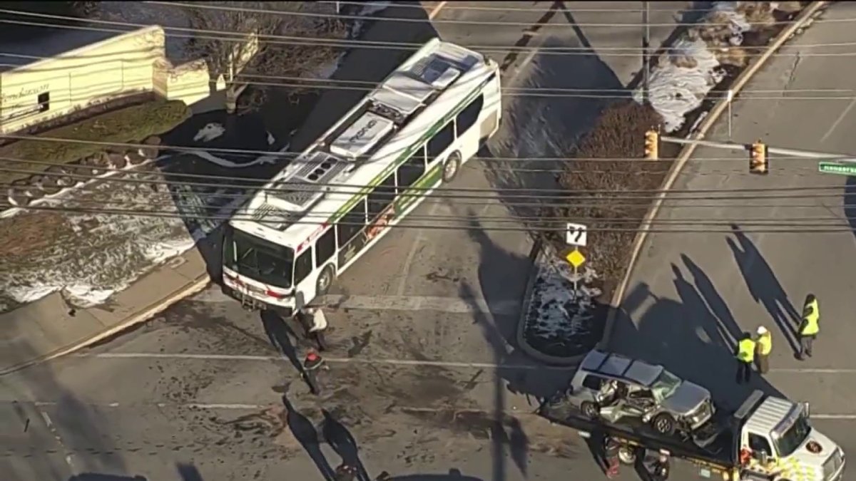 3 hurt in crash involving SEPTA bus – NBC10 Philadelphia