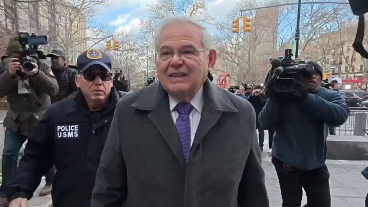 Bob Menendez to start prison time late to attend family wedding – NBC10 ...