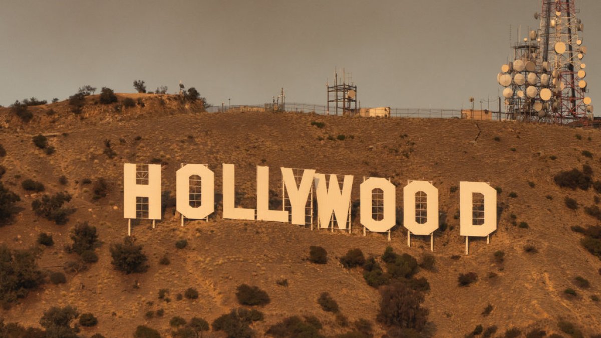 AI-generated images of Hollywood Sign on fire spread online – NBC10 ...