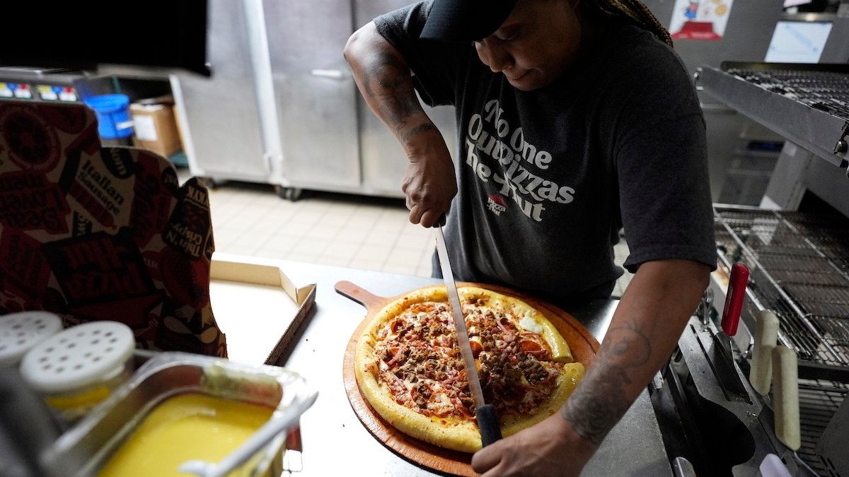 Fast food and American culture: Why do wages fail at being fair ...