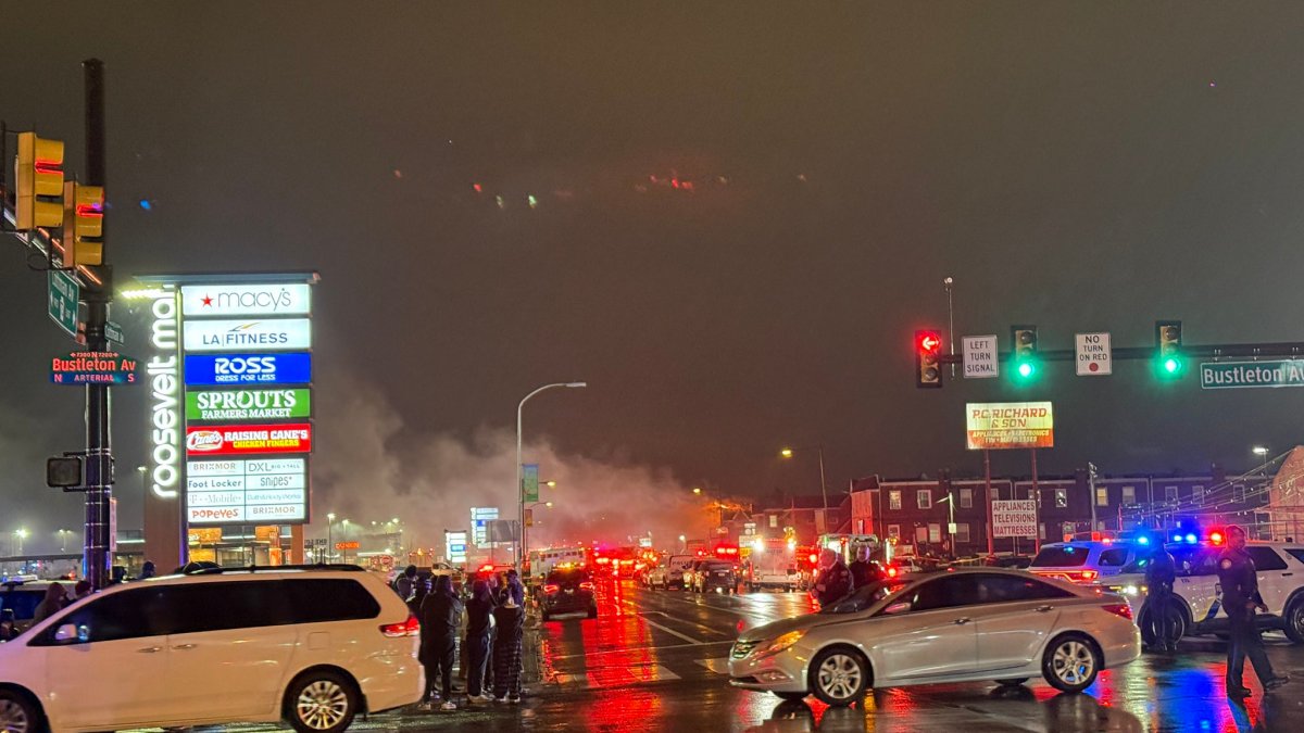 Small jet crashes in Northeast Philly shortly after takeoff – NBC10 ...