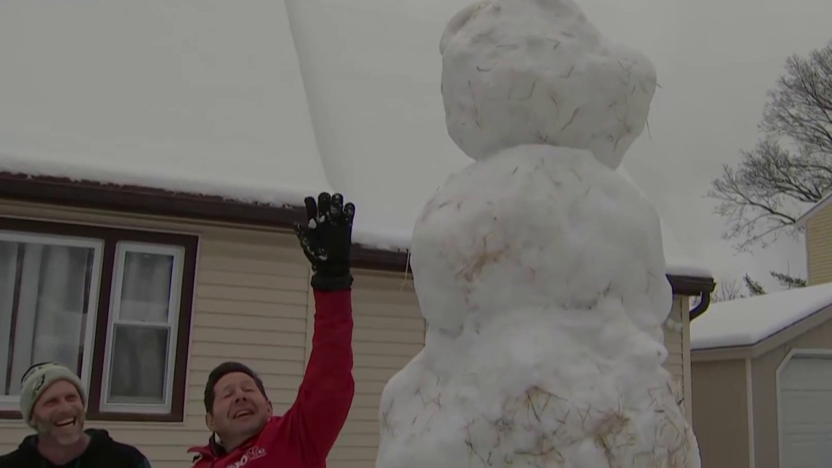 Families build snowmen at the Jersey Shore – NBC10 Philadelphia