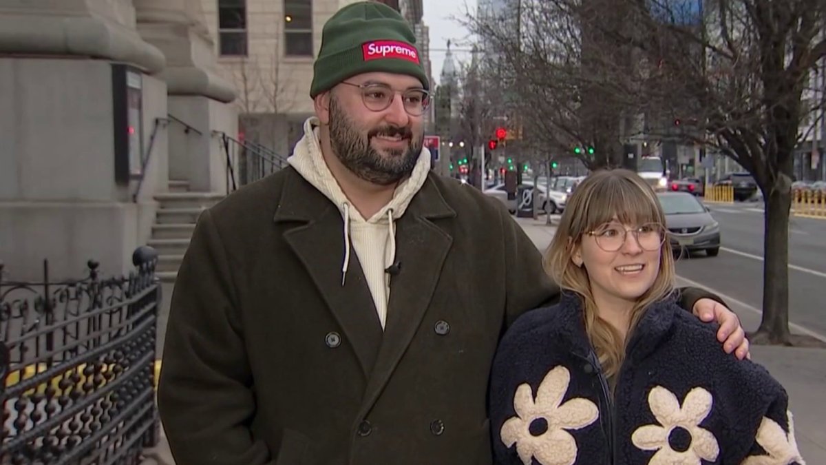 ‘Full circle now’: Eagles fans set to marry after meeting for iconic ...