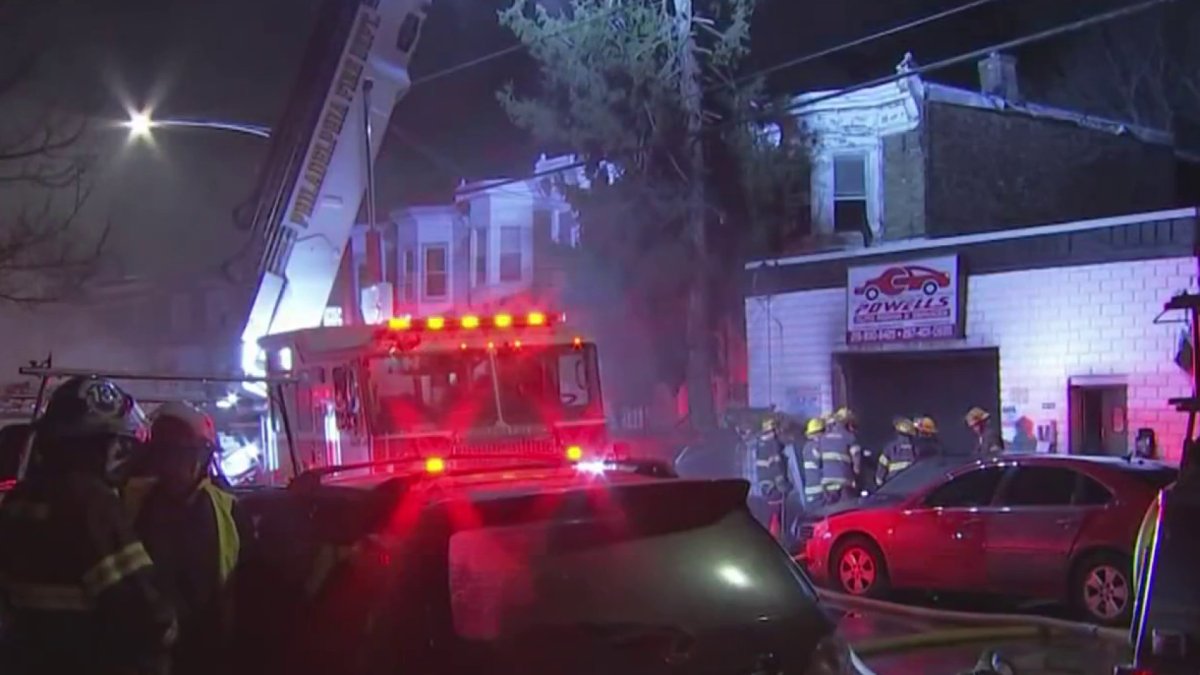 Auto repair shop fire spreads to nearby homes in suspected arson ...