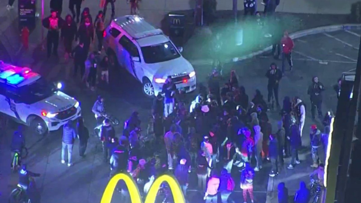 Large crowds swarm Kensington streets to meet rapper – NBC10 Philadelphia