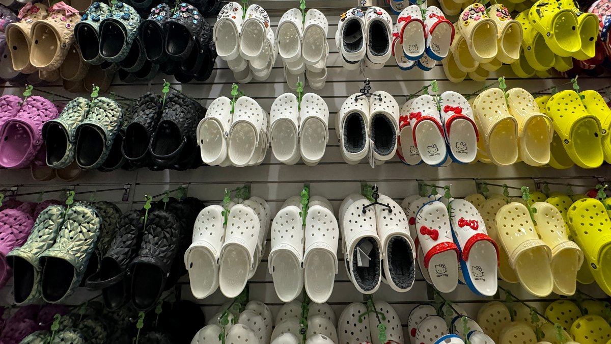 Citing safety concerns, some schools are banning Crocs – NBC10 Philadelphia