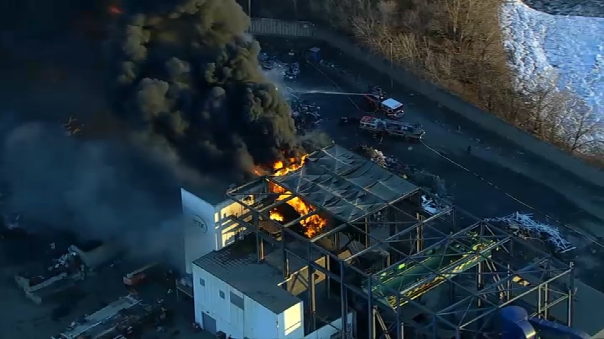 Junkyard fire in Camden sent black smoke into the air – NBC10 Philadelphia