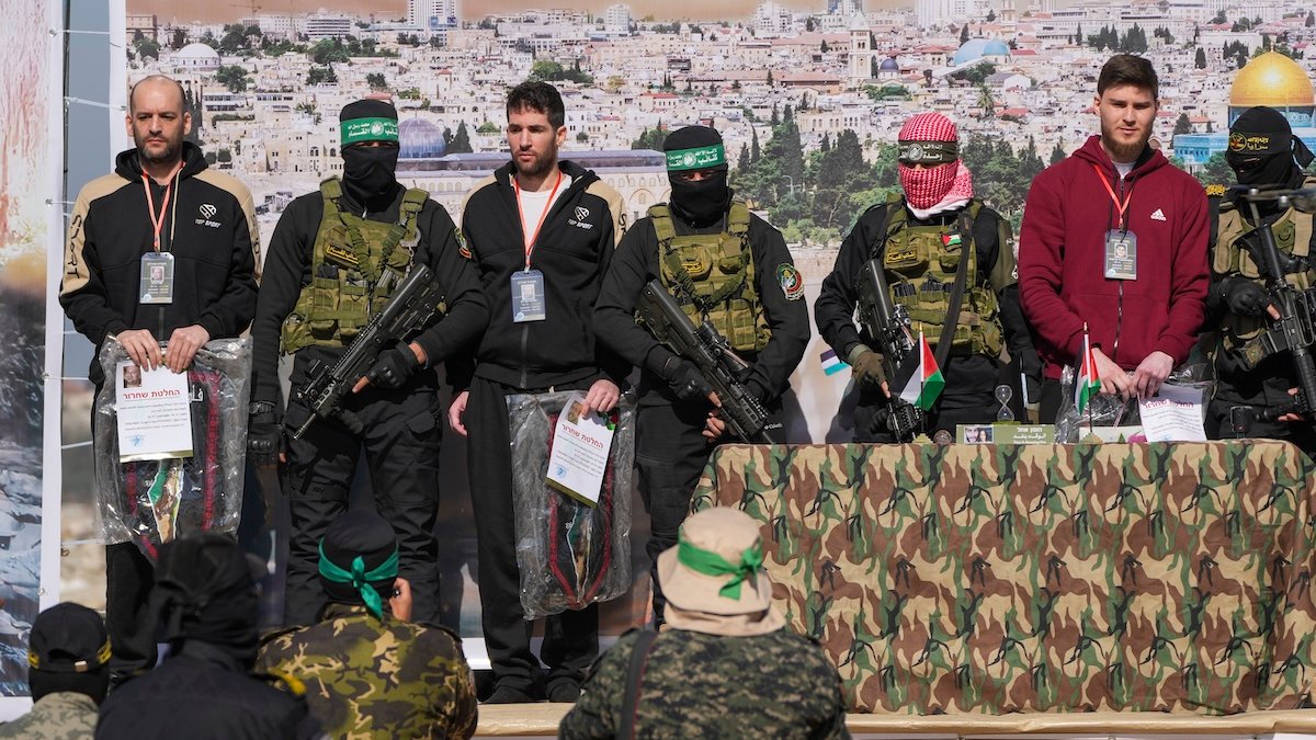 Israel releases hundreds of prisoners as ceasefire holds – NBC10 ...