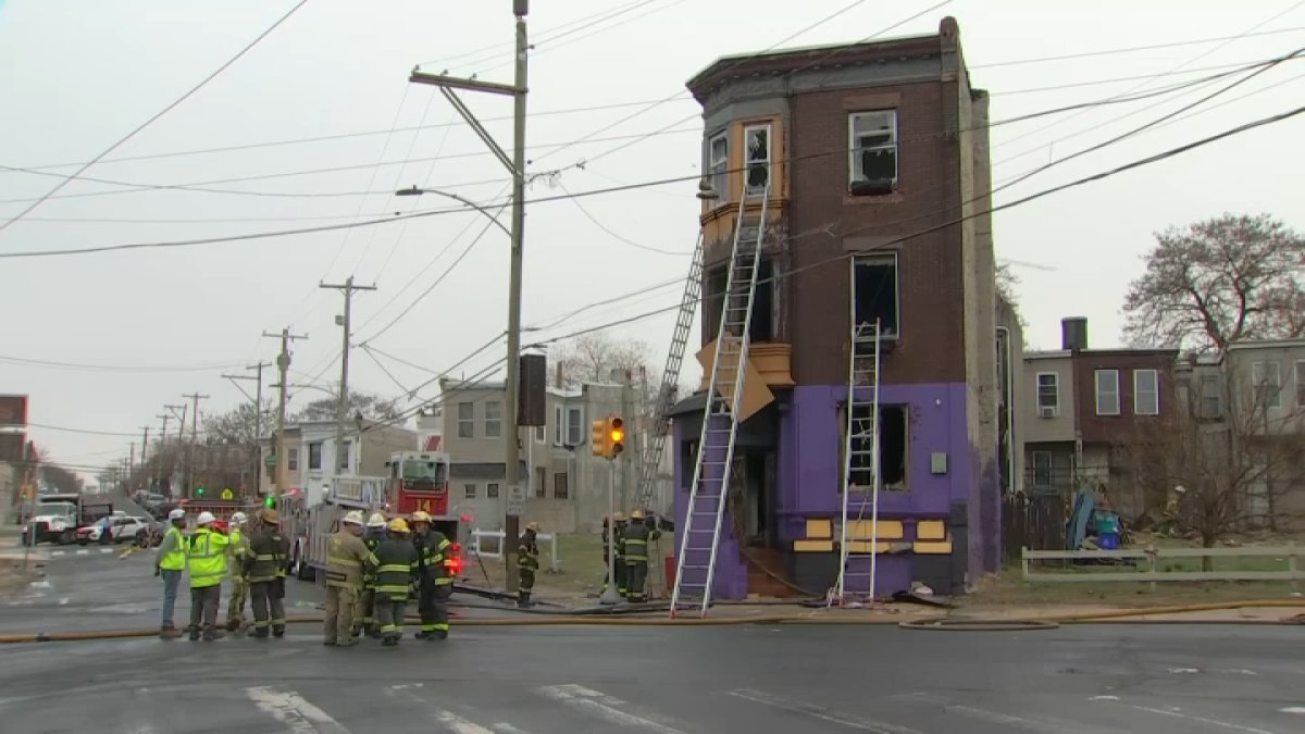 4 people rescued after rowhome catches fire in Philly: Officials ...