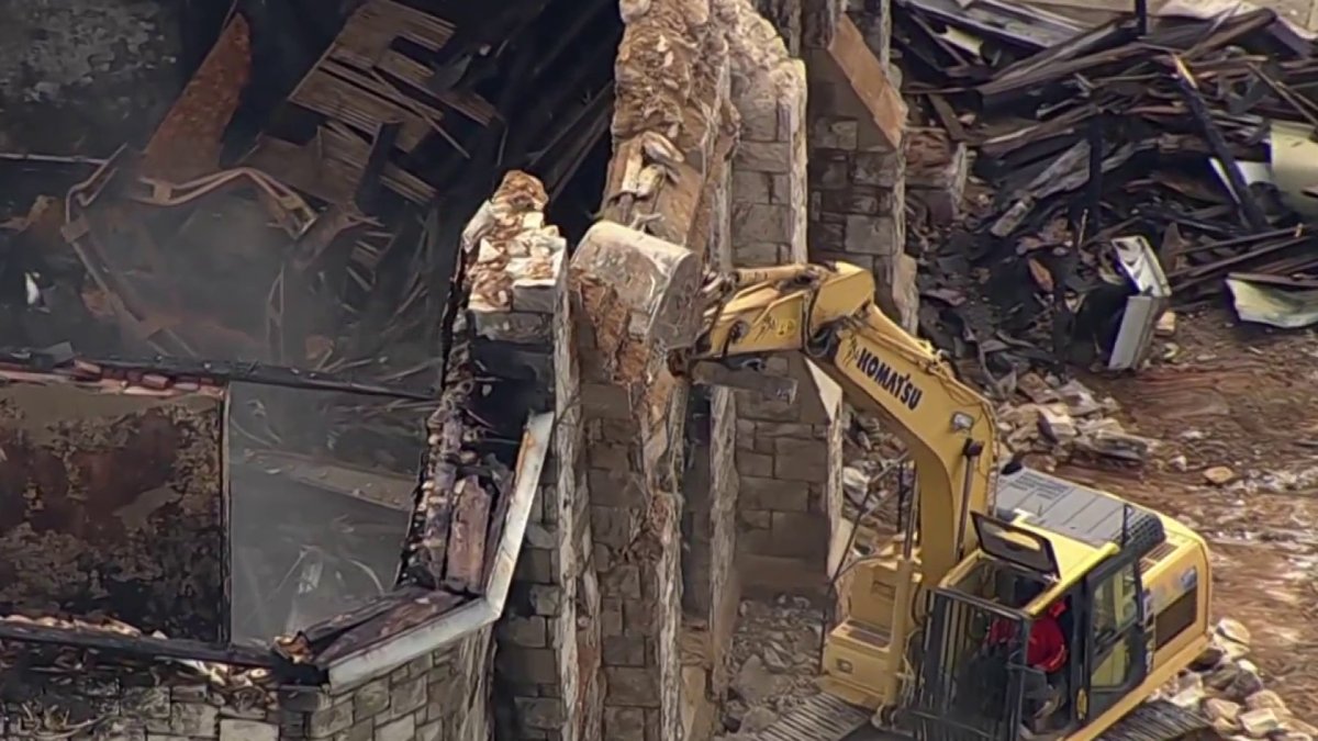 ‘This is a tragedy’: 3-alarm fire guts historic Philly church – NBC10 ...