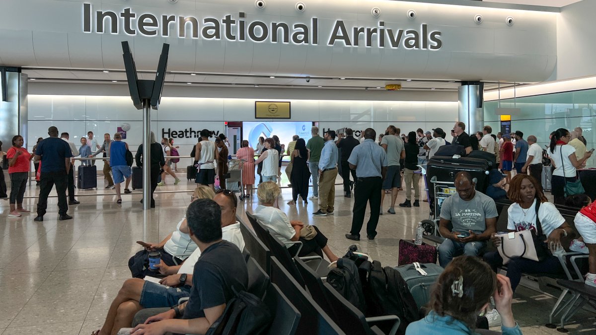 London’s Heathrow Airport closes for the day after power failure ...