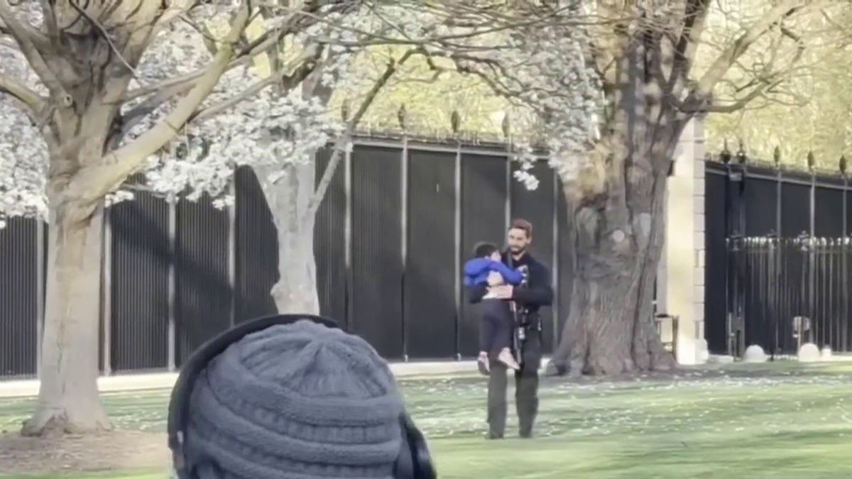 Child slips through White House fence, Secret Service intervenes ...