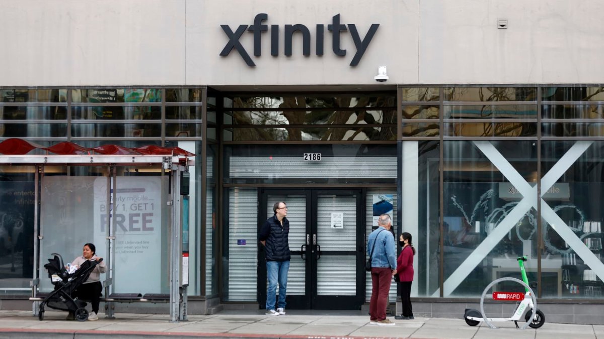 Comcast stock drops as investors balk at weakness in broadband – NBC10 ...