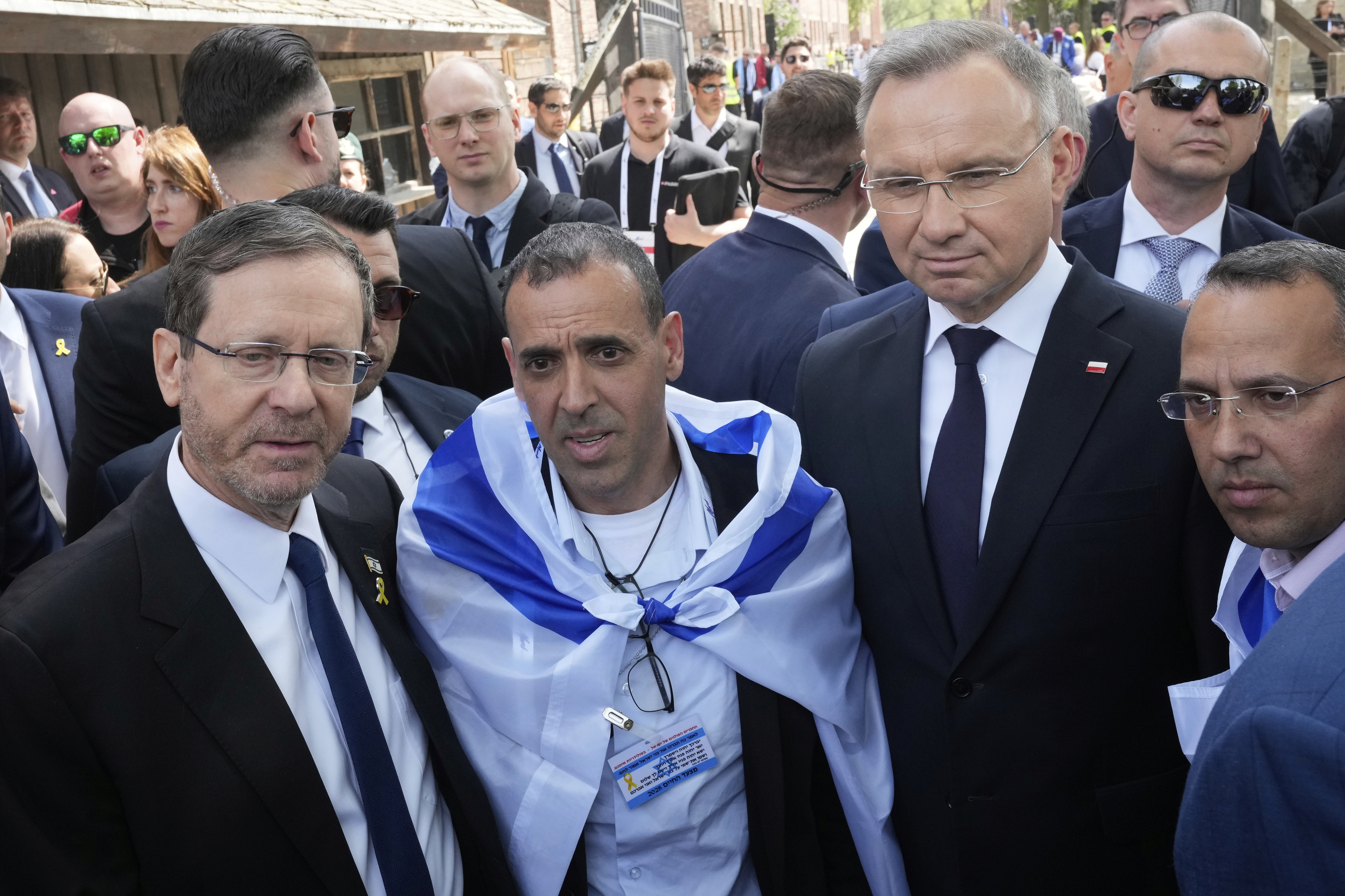 Polish, Israeli presidents lead March of the Living at Auschwitz ...