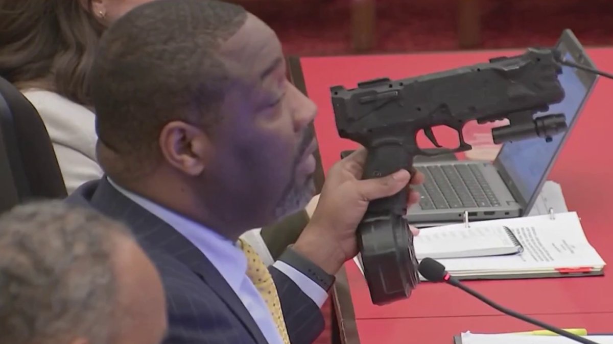 Philly City Council president waves toy gun at budget hearing – NBC10 ...