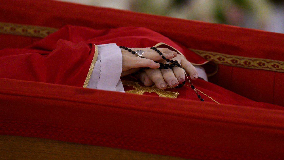 First Pope Francis coffin photos released – NBC10 Philadelphia