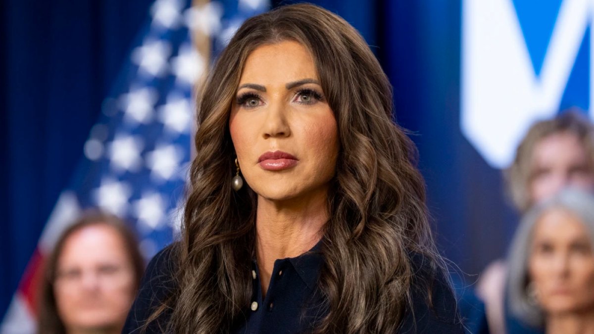 Homeland Security Secretary Kristi Noem’s bag was stolen – NBC10 ...