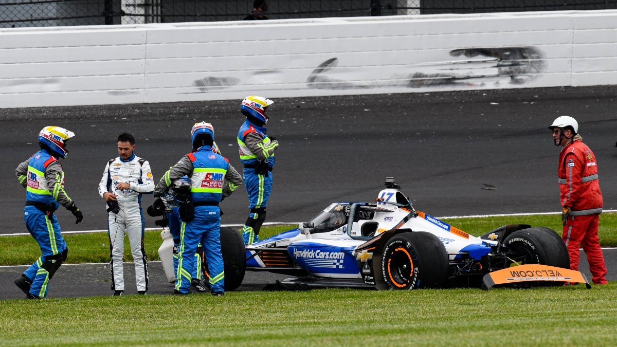 Kyle Larson won’t complete the double after crashing at Indy 500 ...