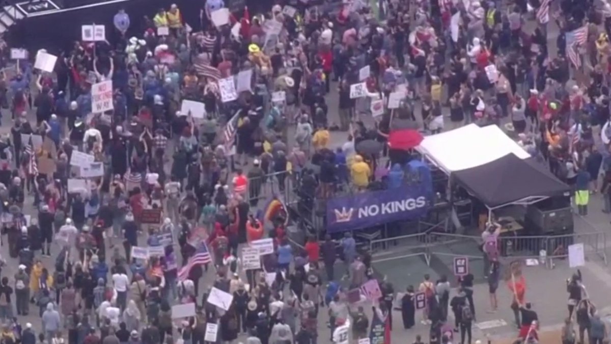 Thousands gather in Philly for ‘No Kings’ protest against President ...