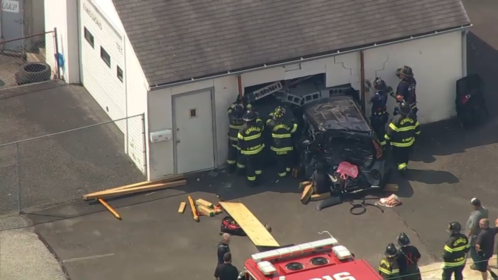 Vehicle crashes into auto shop building in Bensalem Township, Pa ...