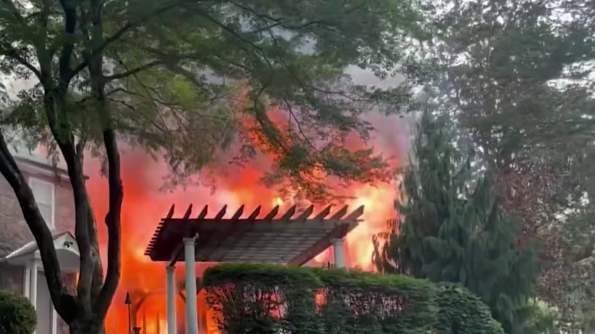 Fire rips through Chester County house; firefighters injured – NBC10 ...