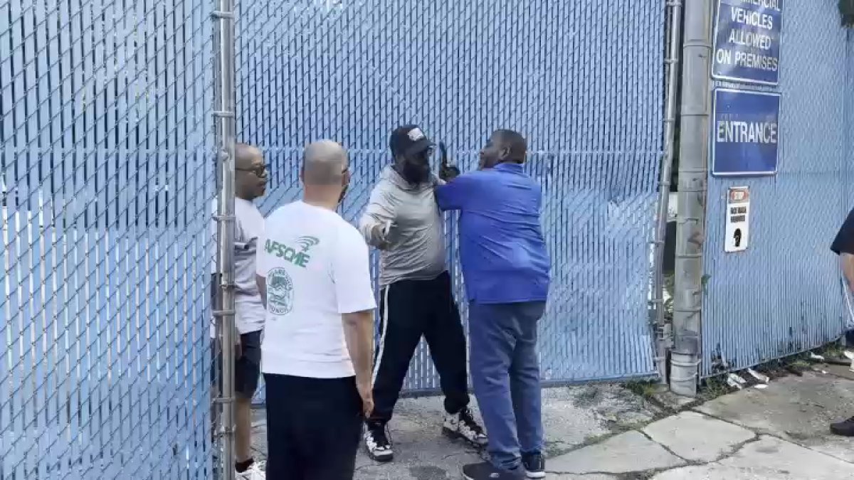 Striking union members clash with Philly sanitation manager – NBC10 ...