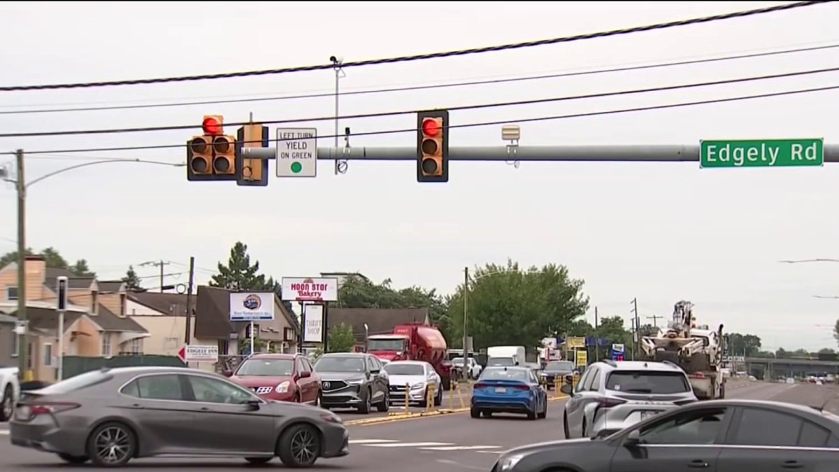 Red light cameras go up at two intersections on Bristol Pike – NBC10 ...