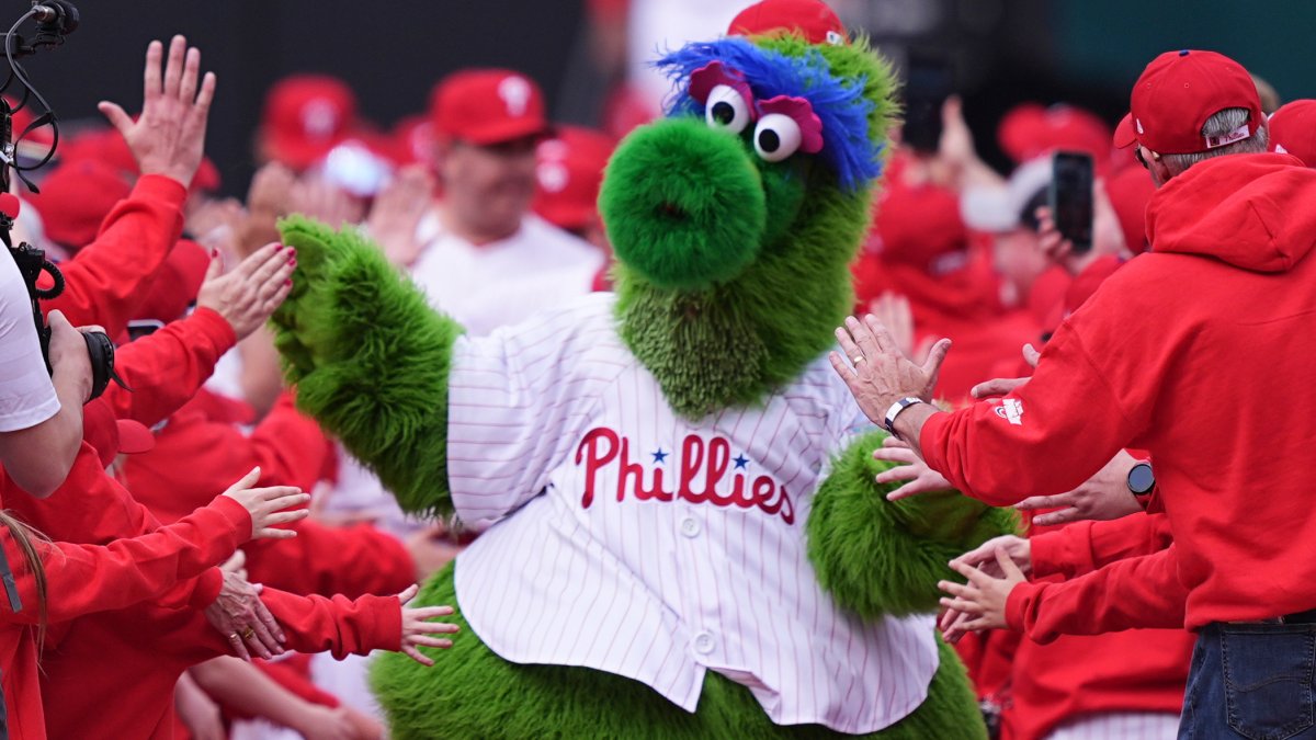 How does the Phanatic stay fresh in summer? Vodka and water – NBC10 ...