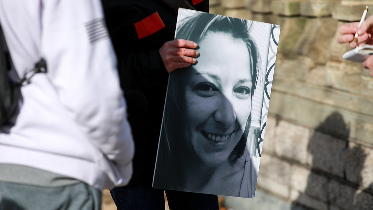 Jan. 6 rioter Ashli Babbitt offered full military funeral – NBC10 Philadelphia